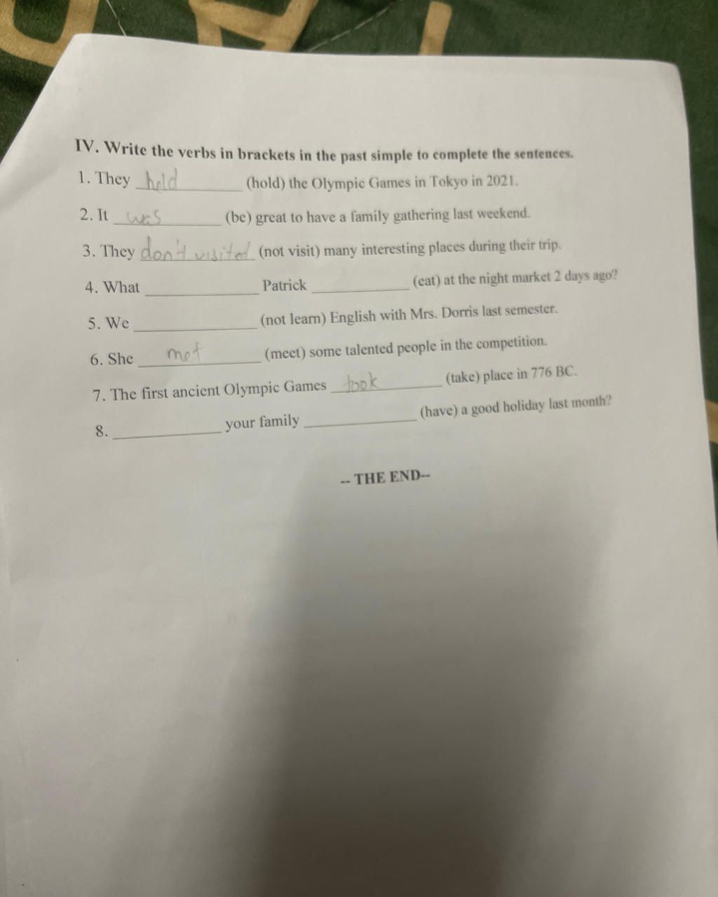 IV. Write the verbs in brackets in the past simple to complete the ...