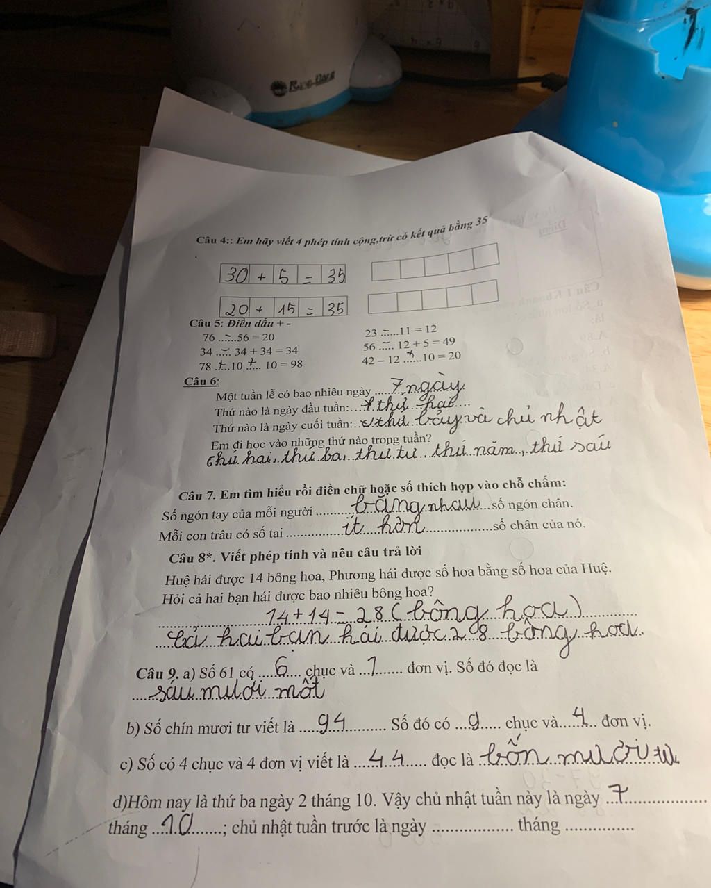 Rue-Days Câu 4:: Em hãy viết 4 phép tính cộng tri có kết quả bằng 35 30 ...