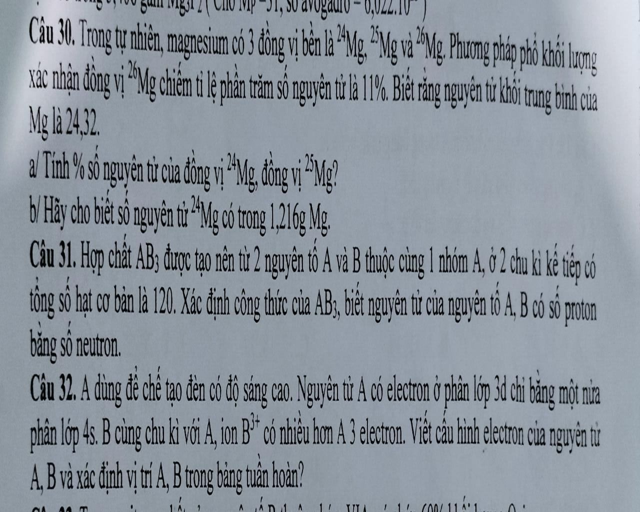 Câu 30. Trong tự nhiên, magnesun có 3 đồng vị bên là Mỹ." Mg và “Mg ...