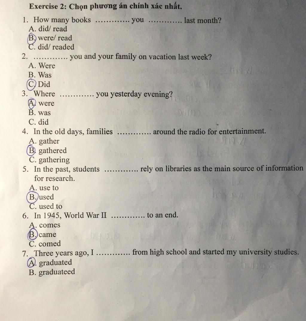Exercise 2: Chọn phương án chính xác nhất. 1. How many books A. did ...