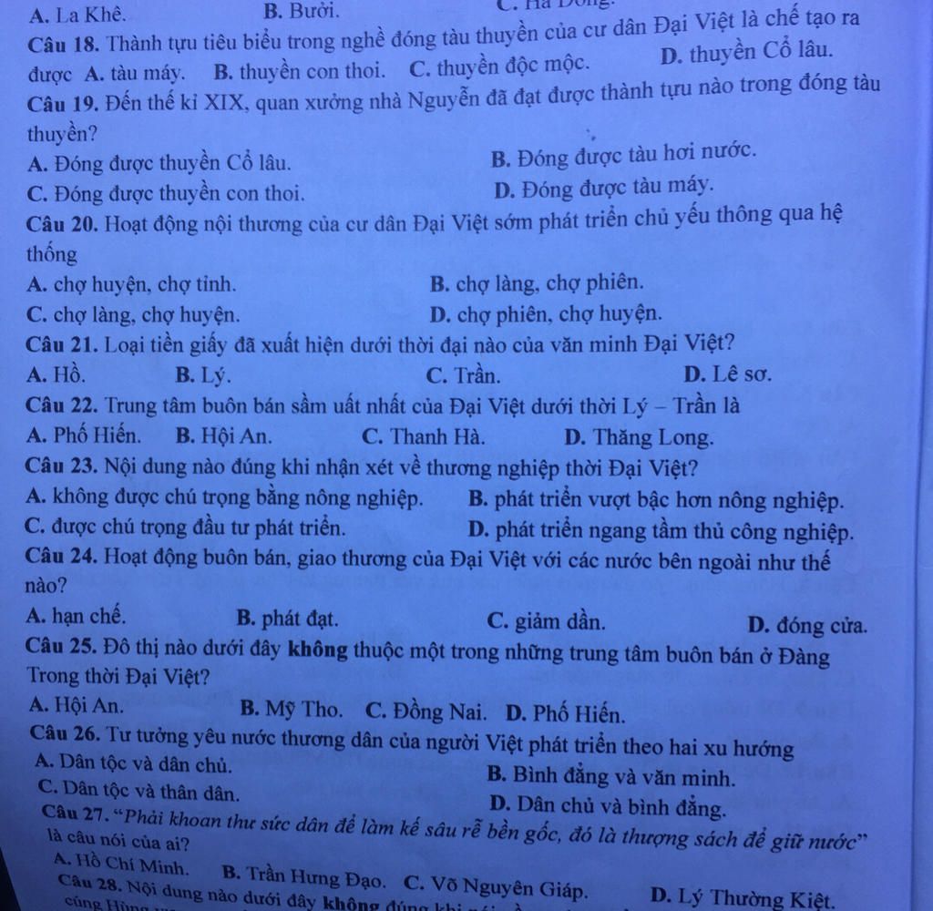A. La Khê. B. Buroi. Câu 18. Thành tựu tiêu biểu trong nghề đóng tàu ...